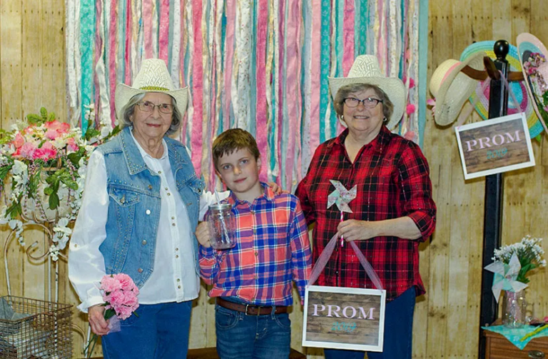 GracePointe Prom Celebrates Seniors - www.tabitha.org